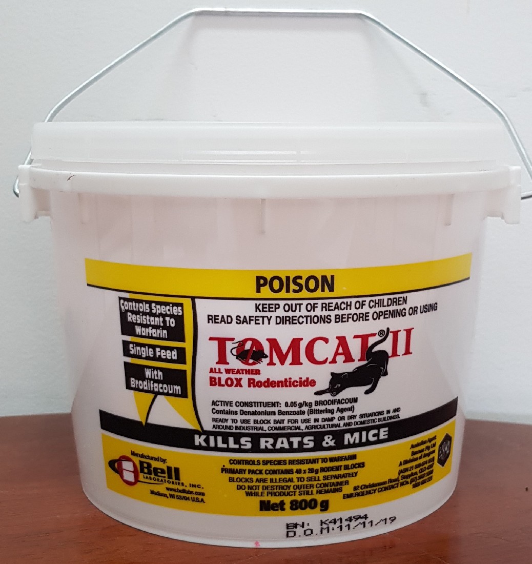 TOMCAT RODENT RED BLOCK 800G – Powells' Stockfeeds